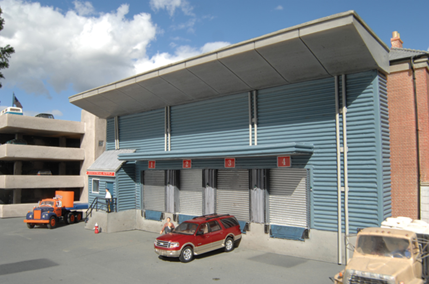 Industrial Supply Warehouse (HO Scale) - Junction Hobbies and Toys