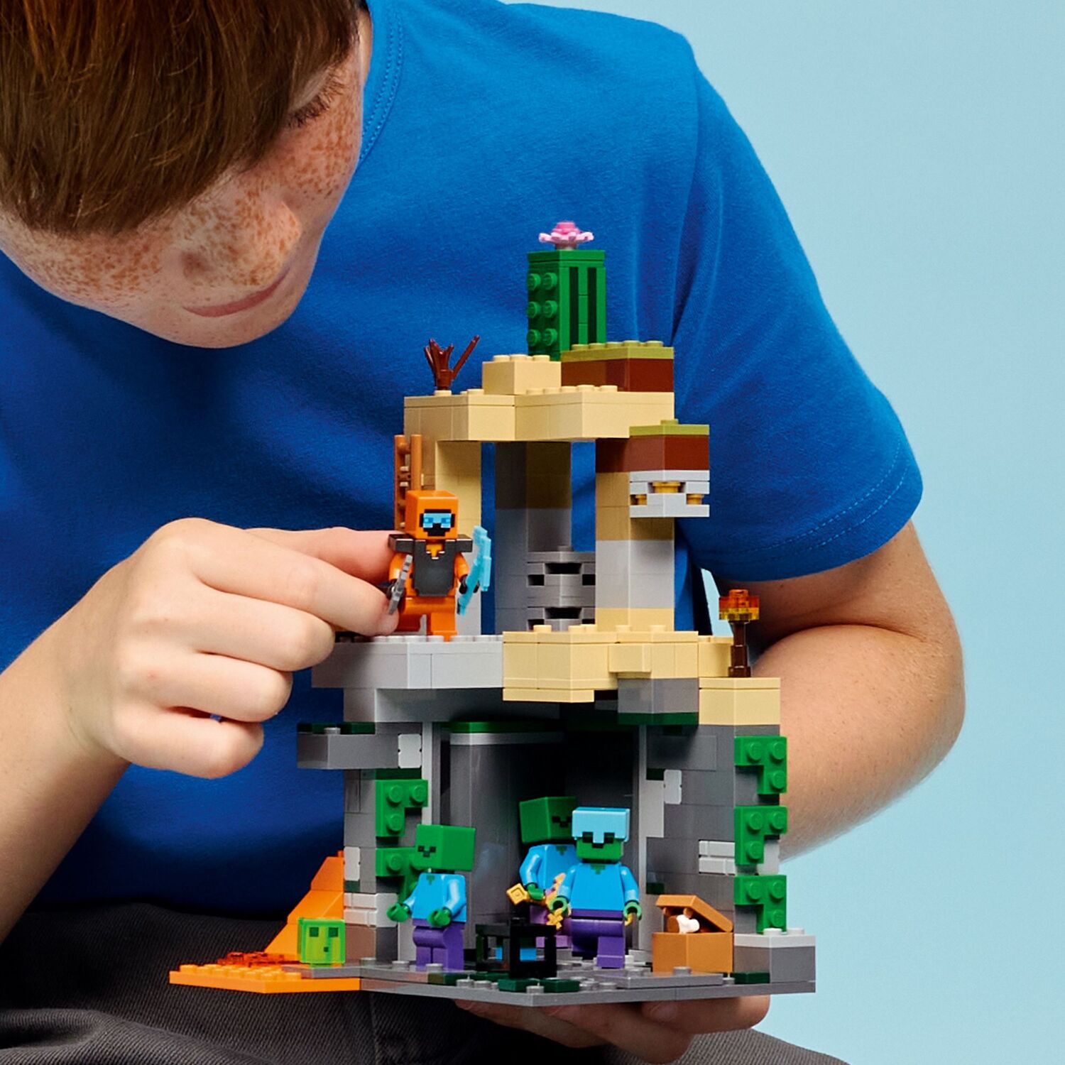 LEGO Minecraft: Zombie Dungeon - Lucky Duck Toys