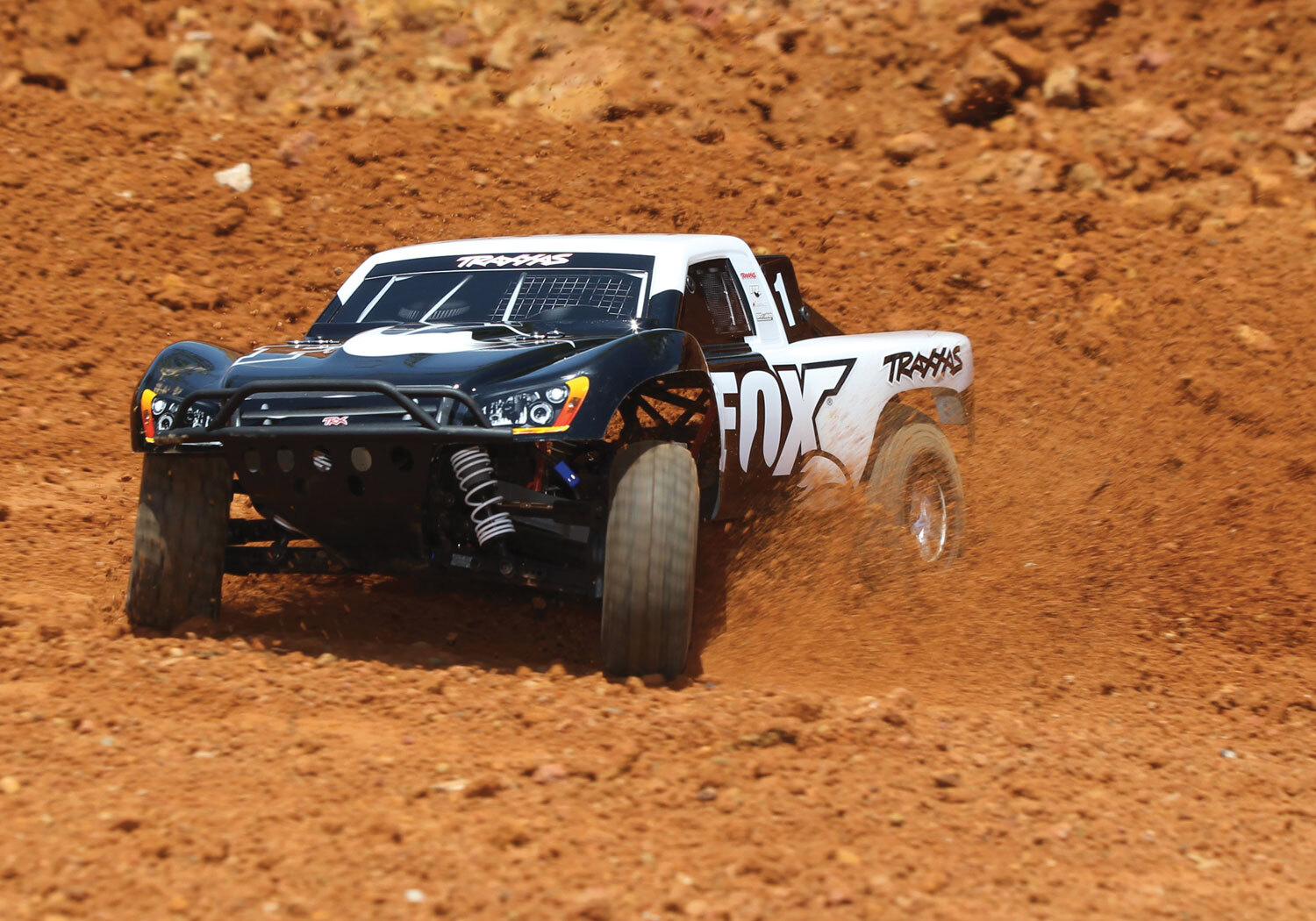 Slash 4X4: 1/10 Scale 4WD Electric Short Course Truck with TQi Traxxas ...